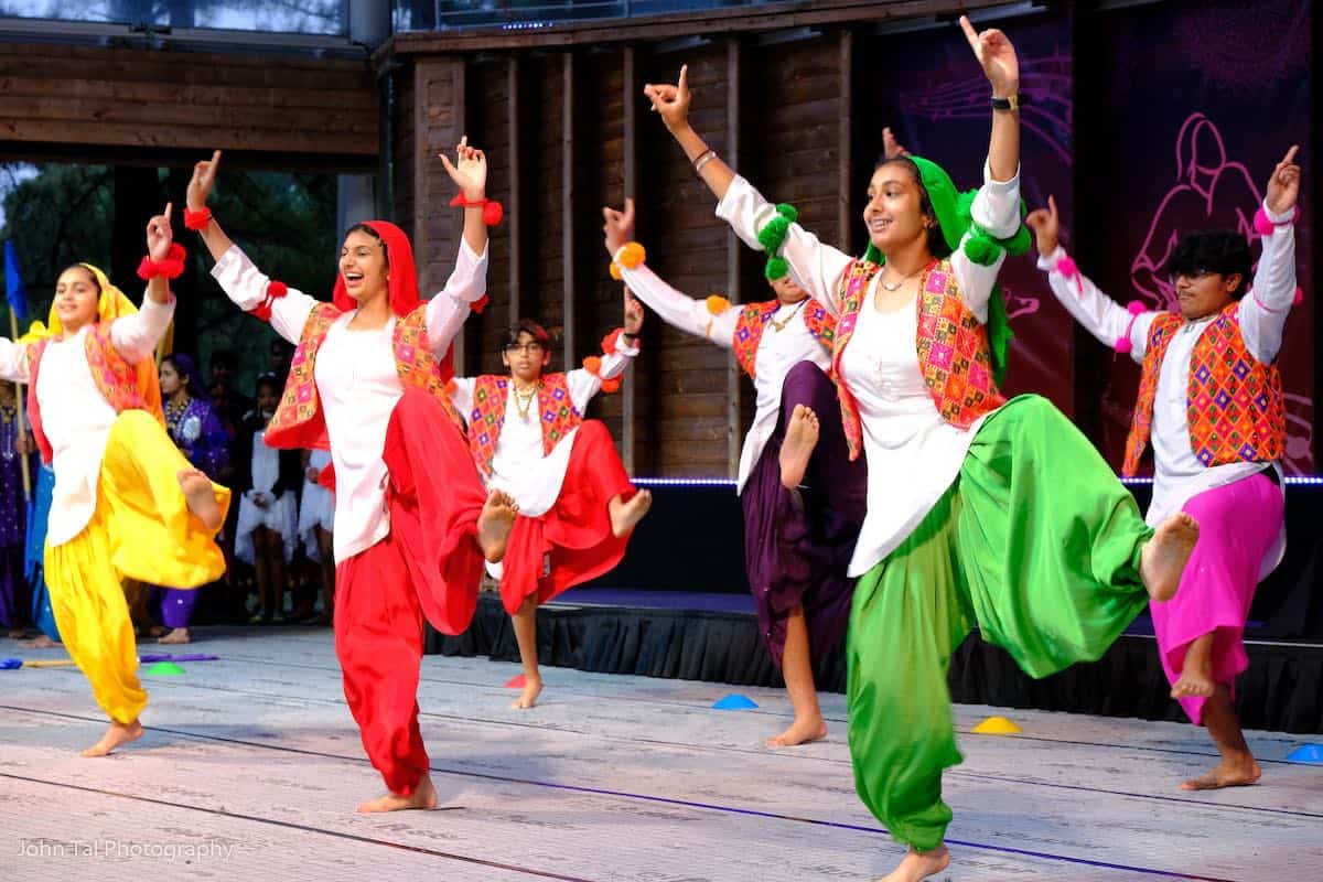 Hum Sub Diwali Oct 12 music dance food fireworks more. Triangle on the Cheap